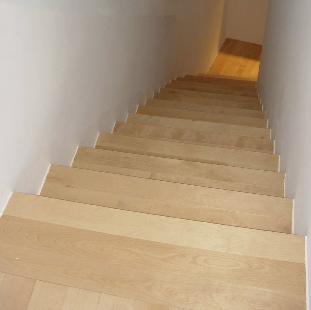 Revêtement de marche en bambou - Grupo GUBIA - en érable / en zebrano ...