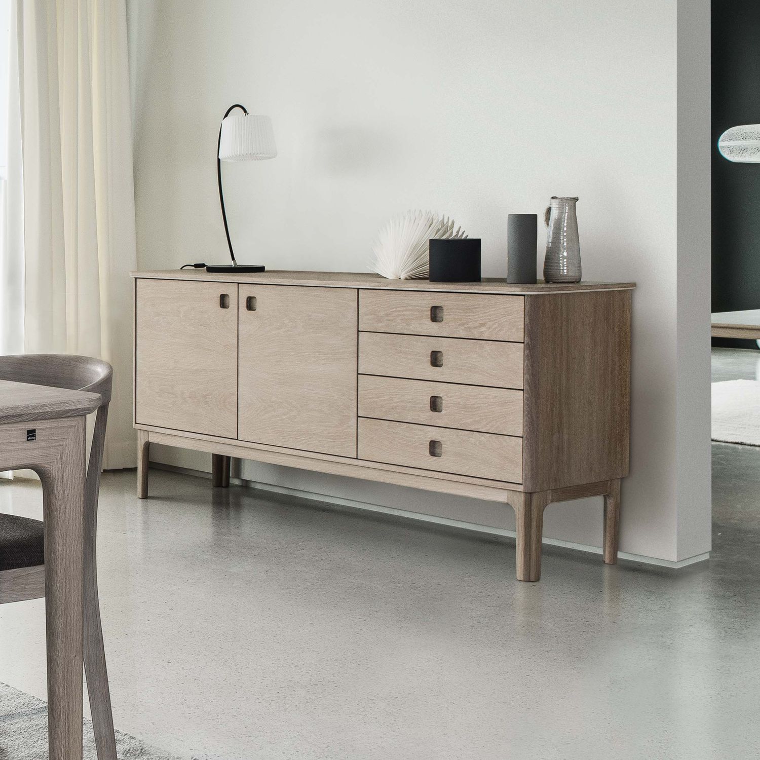 Buffet contemporain - #300 - Skovby - en chêne / en noyer / avec tiroirs