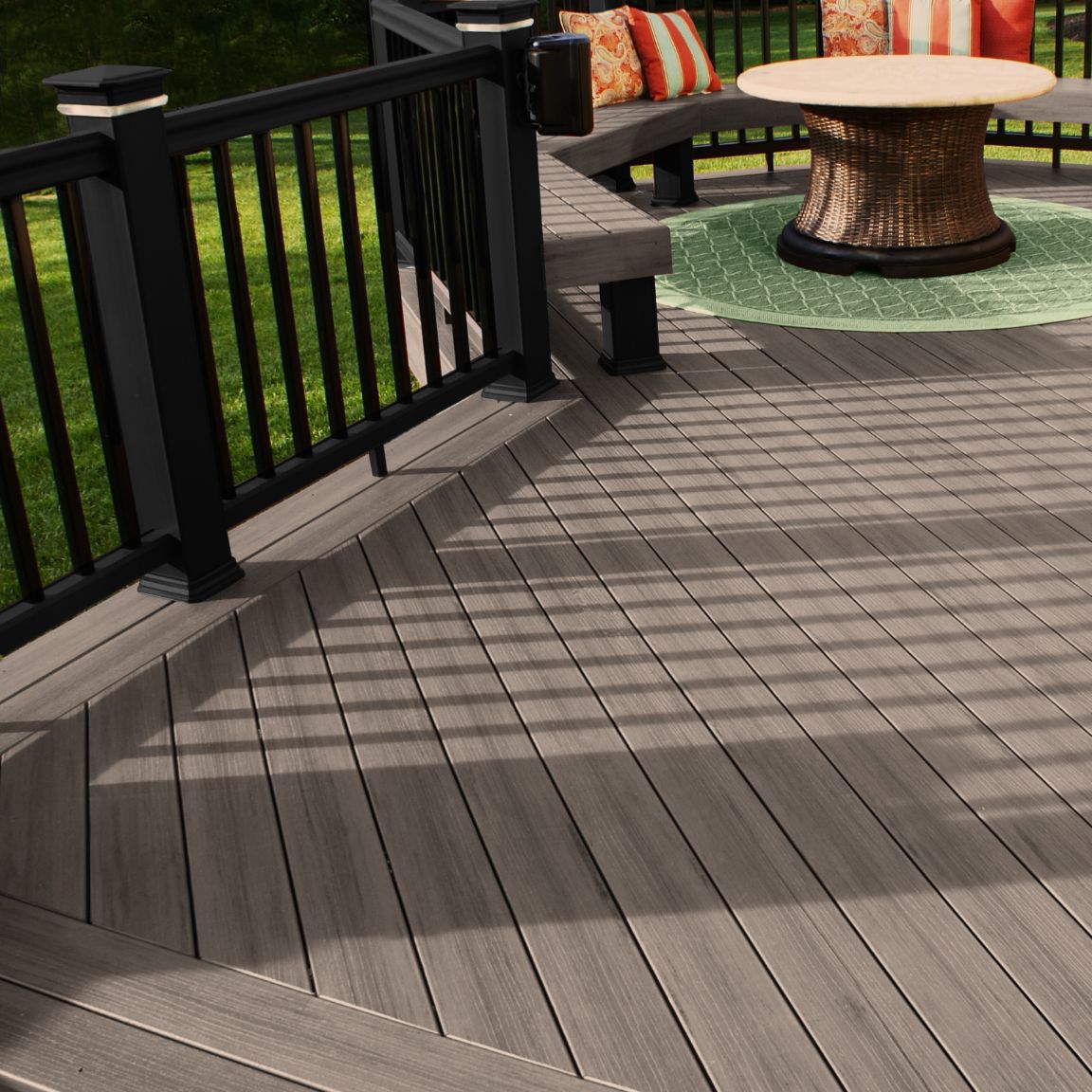 Lame de terrasse en bois massif - TIMBERTECH® TERRAIN - TimberTech ...