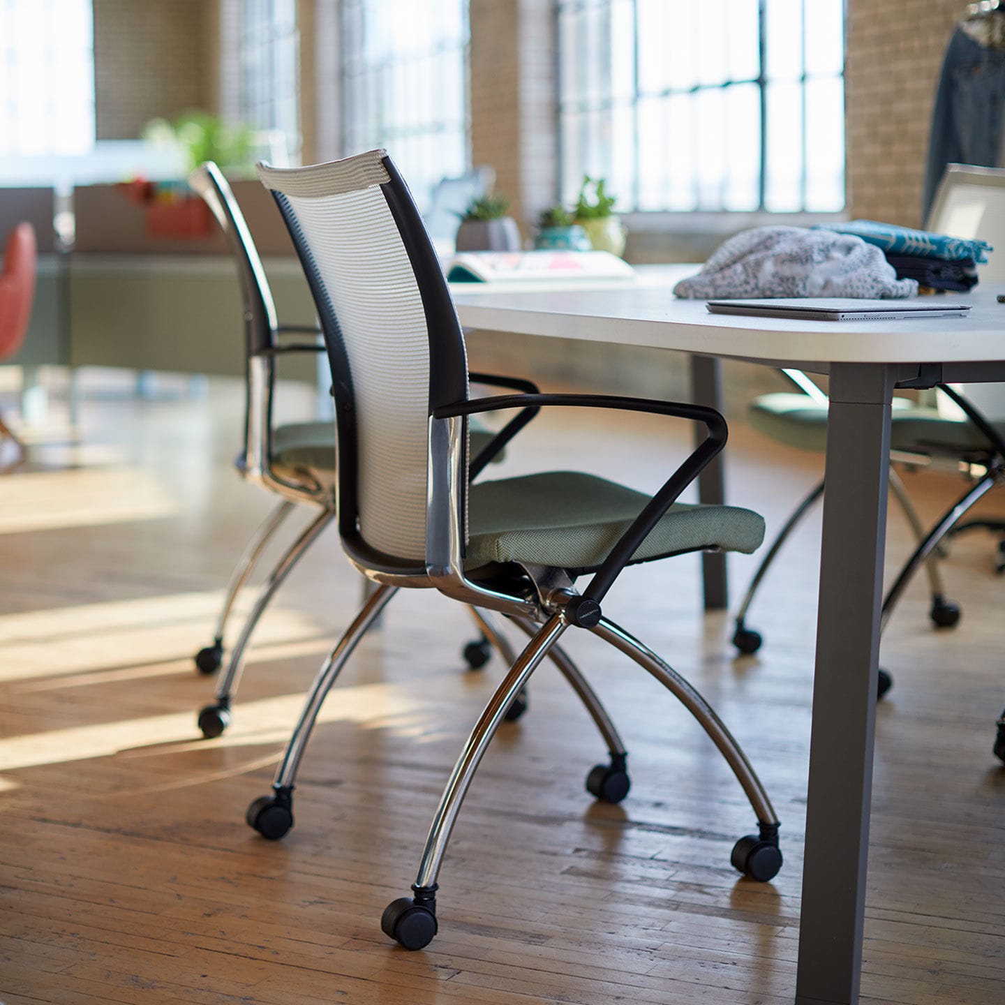 Chaise de conférence contemporaine - X99 SEMINAR - Haworth - en tissu ...