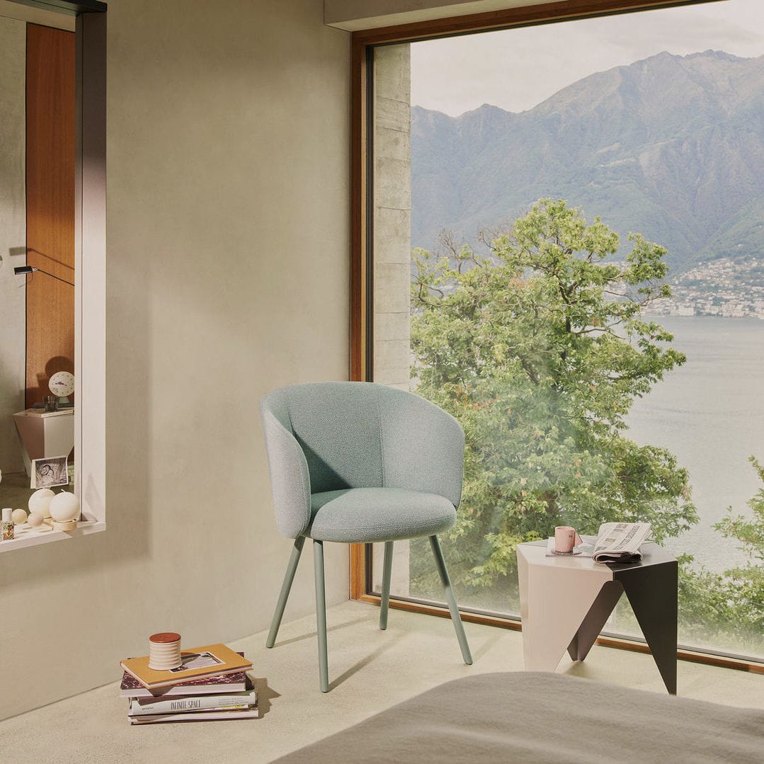 Chaise de salle à manger contemporaine - Mikado - vitra - d'intérieur / en tissu / en cuir