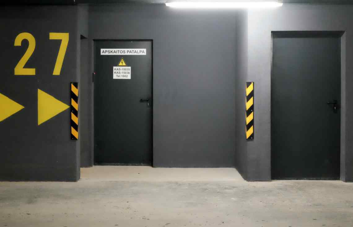 Porte d'extérieur / battante / en métal / coupe-feu - NINZ UNIVER - IDOMUS