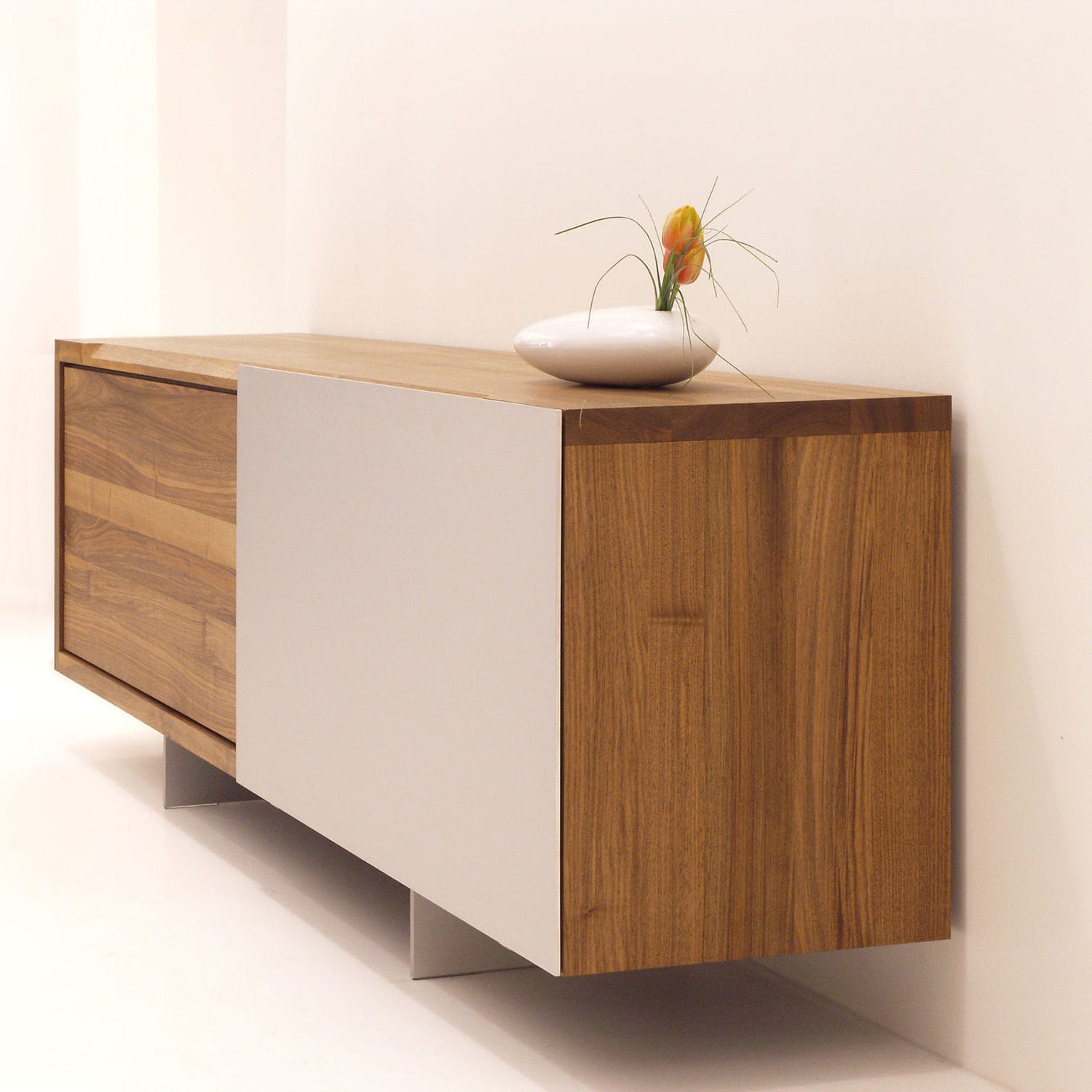 Buffet contemporain - TIX STORAGE - DAVIS - en bois massif