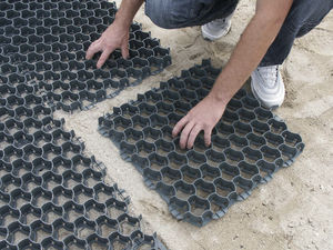 Gazon en dalles - GEOFLOR® - GEOPLAST - carrossable / drainant