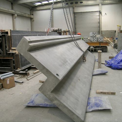 Gradin préfabriqué - UNITS - concast - en béton armé / en acier / courbé