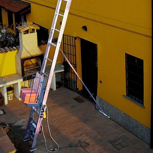 Monte-charge professionnel - SOL - Frigerio Carpenterie - pour chantier