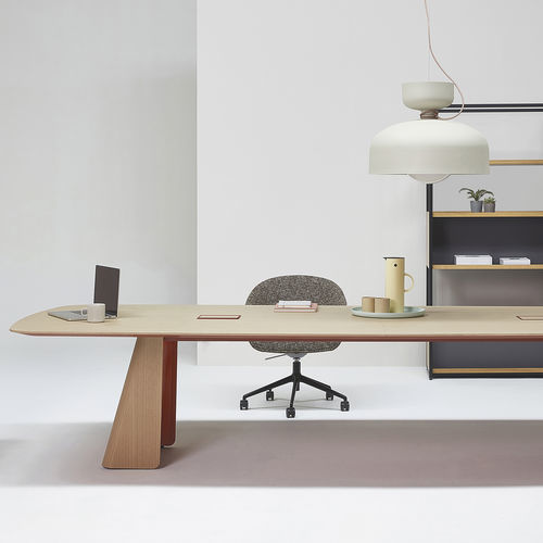 Table de conférence contemporaine - MOSS COLLECTION - Nienkamper - en bois / avec piètement en ...