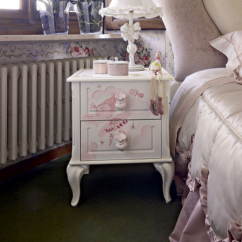 Table de chevet de style - DILETTA - Volpi - en bois laqué / pour fille ...