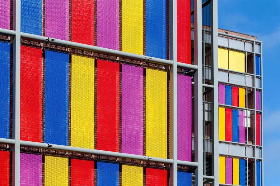 Façade colorée avec toile pour l'architecture - Gainesville, FL, USA ...
