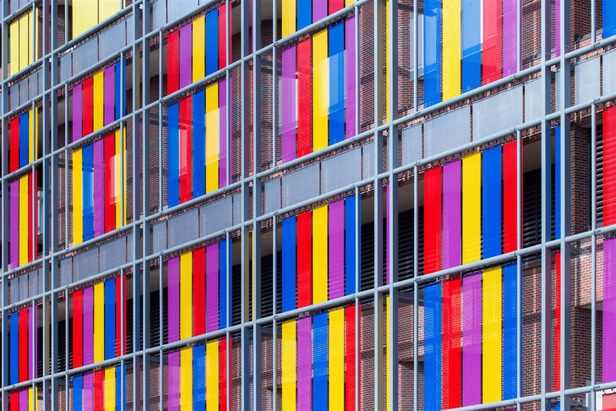 Façade colorée avec toile pour l'architecture - Gainesville, FL, USA ...